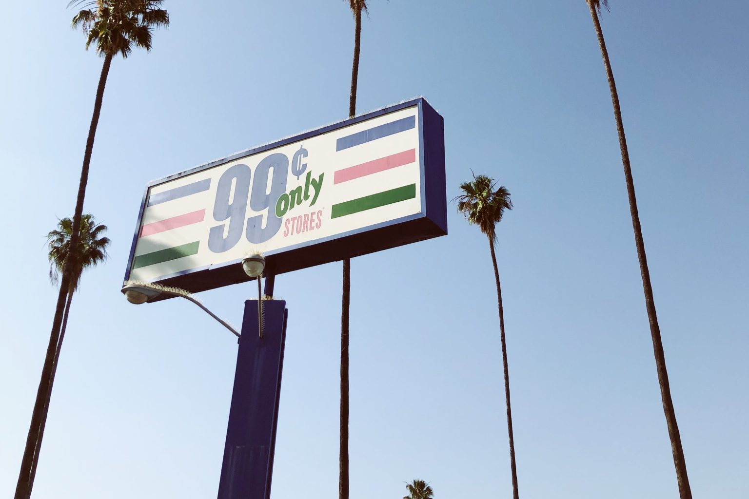 Pylon (Free Standing Sign) - Creative Sign Inc.